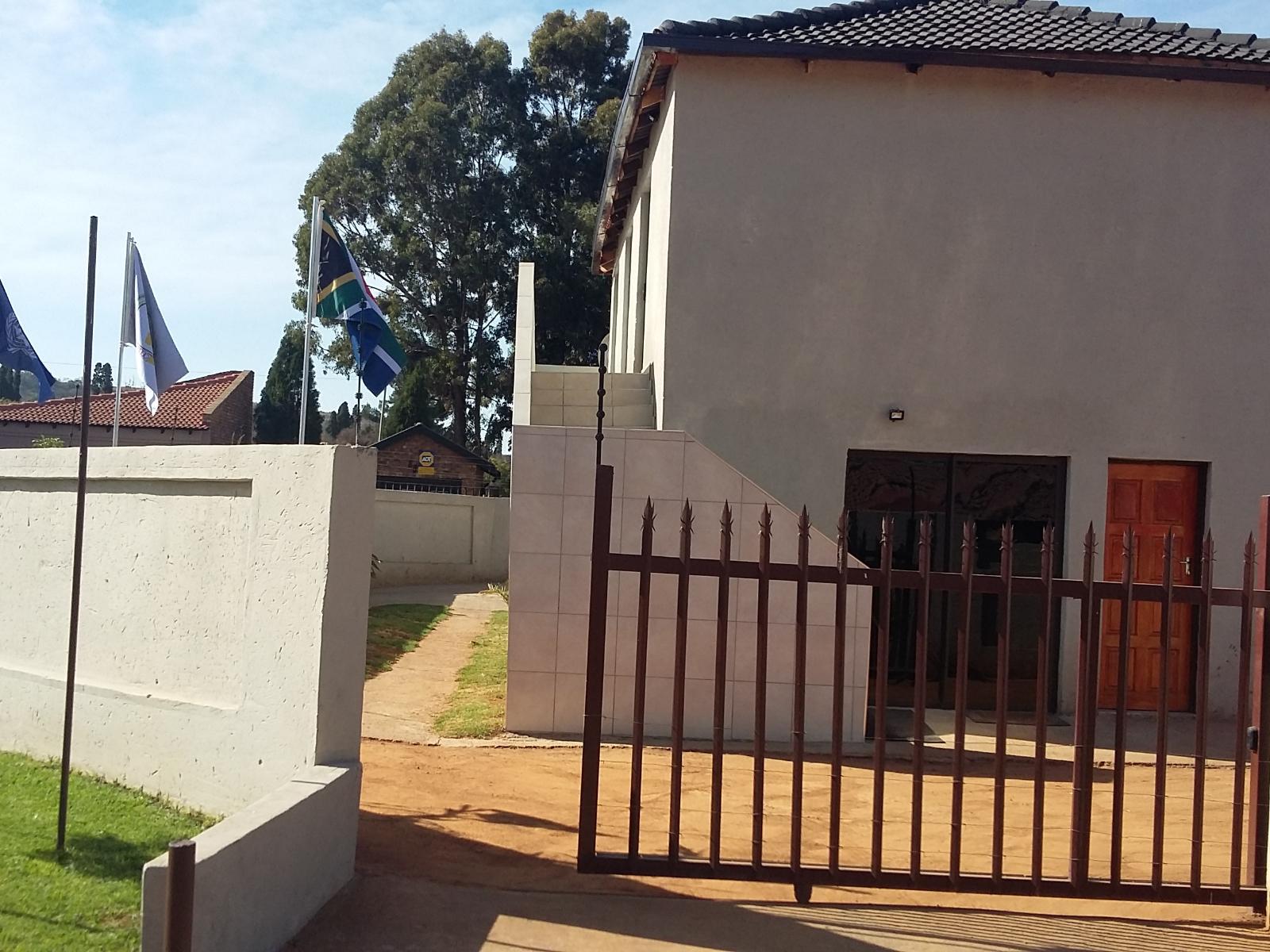 Botho Guesthouse in Philip Nel Park - BEST Getaways - South Africa's ...